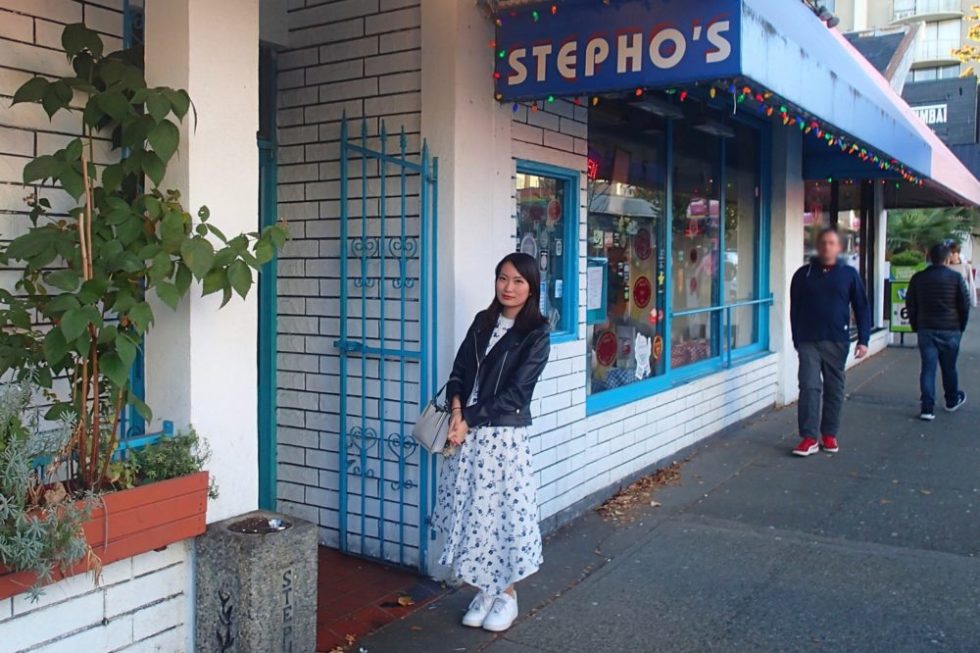 Stepho's Souvlaki Greek Taverna （ステフォーズ）| ギリシャ料理が楽しめる人気レストランチェーン店 | カナダ ...